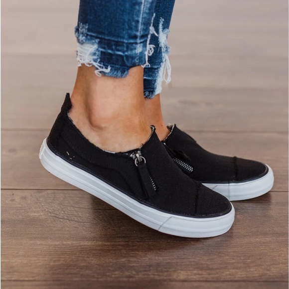 Gypsy Jazz | Shoes | Gypsy Jazz Black Zippy Slip On Sneakers | Poshmark